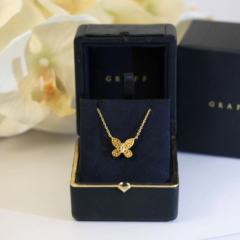 Accurate model Graff Necklaces
