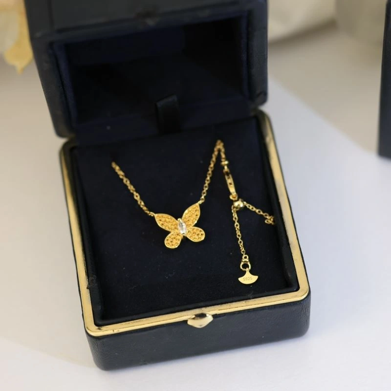 Accurate model Graff Necklaces