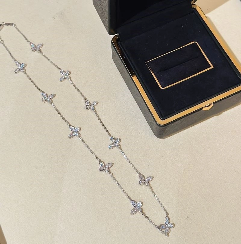 Top match Graff Necklaces