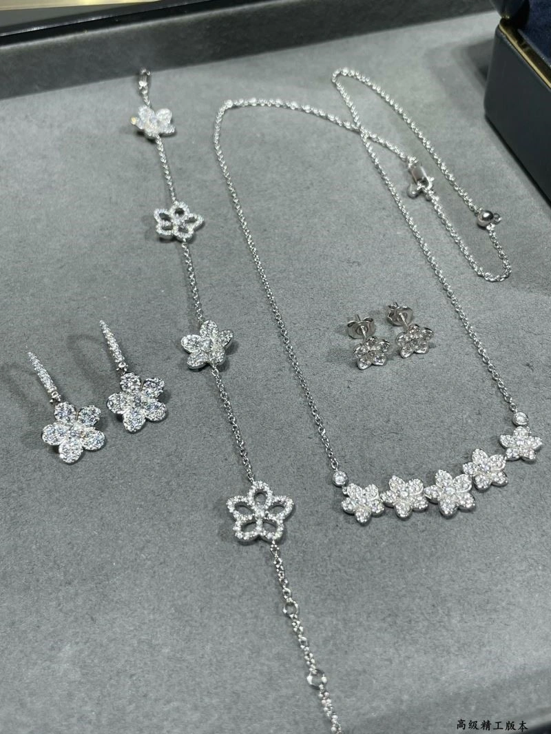 Official Graff Necklaces