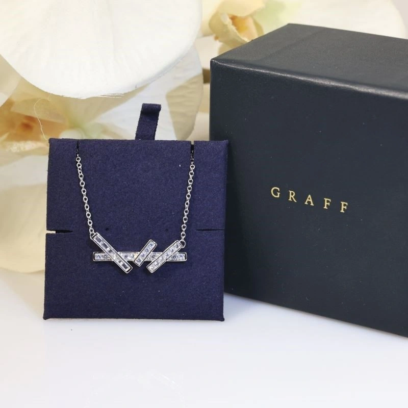 Indistinguishable Graff Necklaces