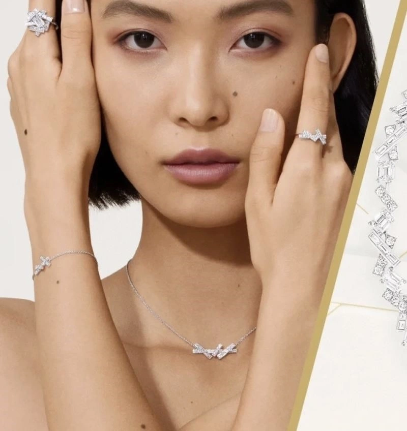 Indistinguishable Graff Necklaces
