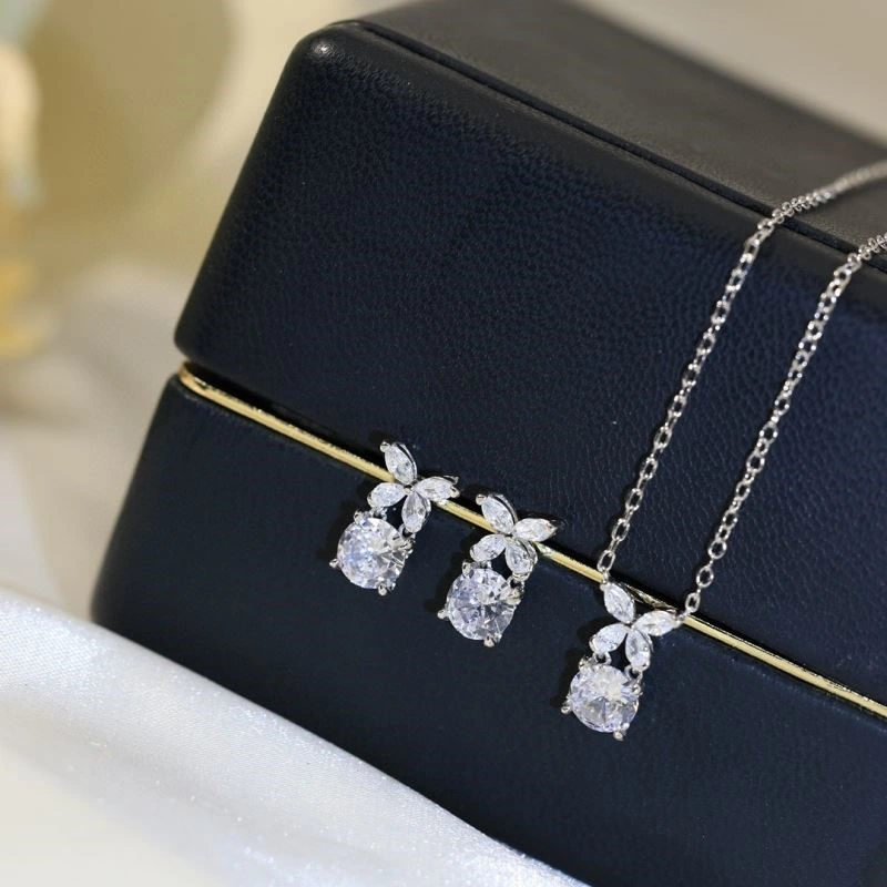 Official Graff Necklaces