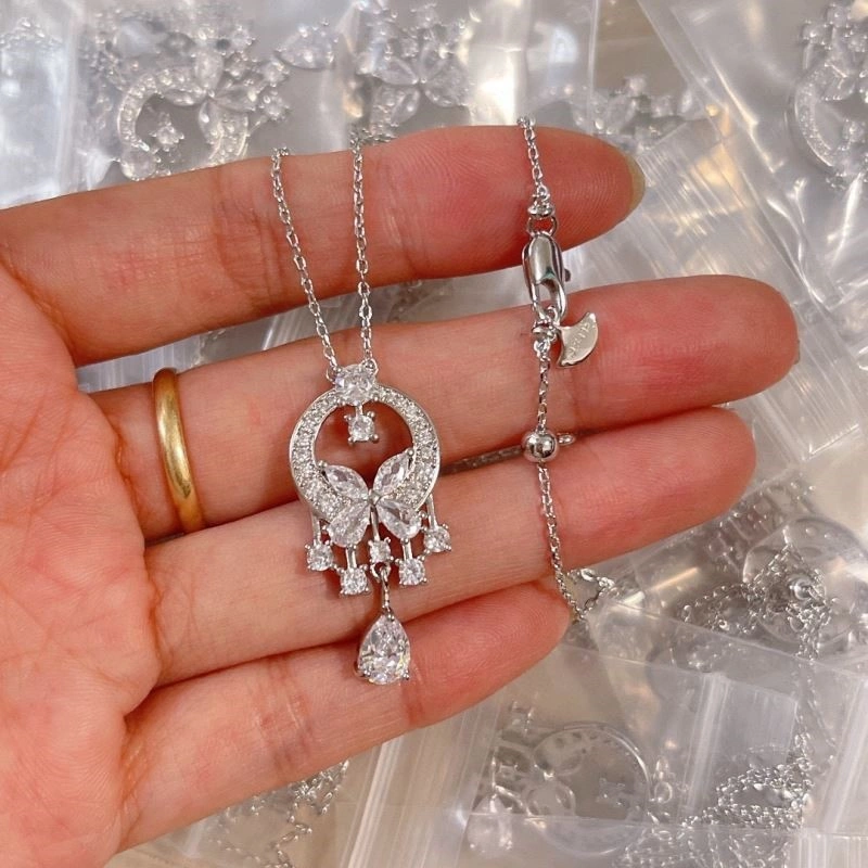 Discounted Graff Necklaces