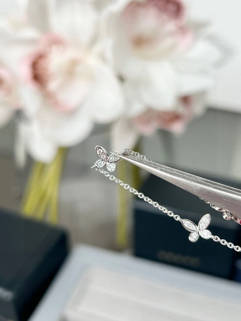 Accurate model Graff Necklaces