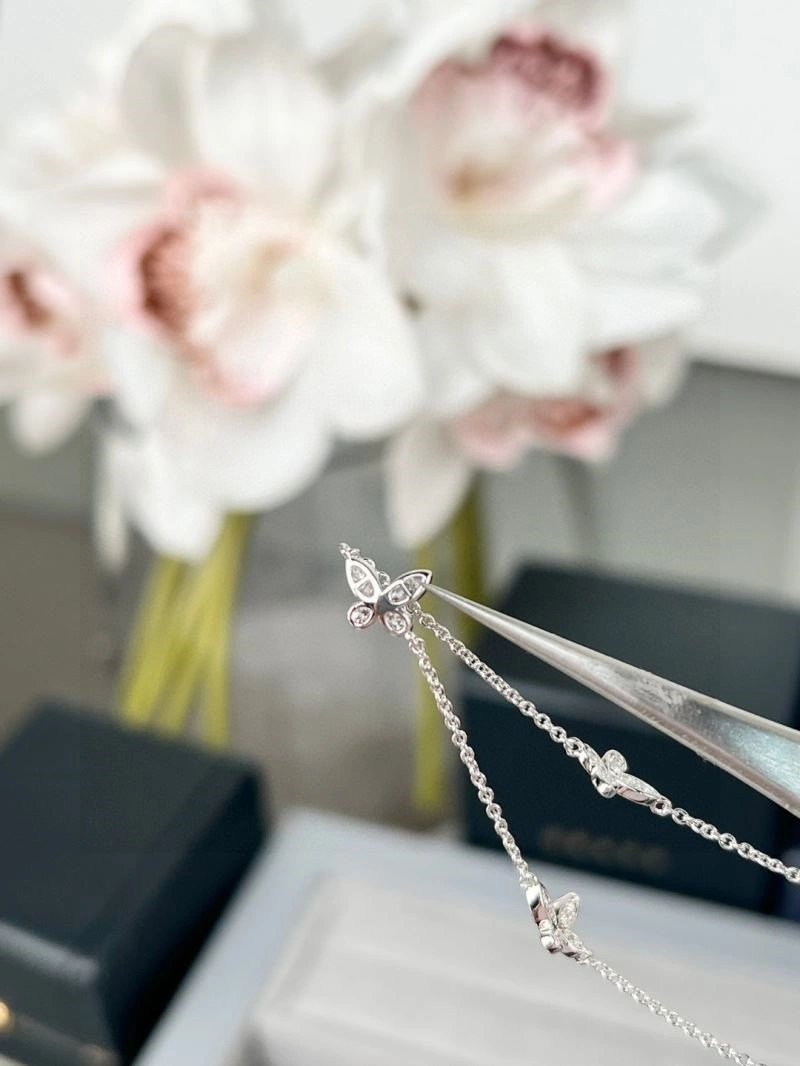 Accurate model Graff Necklaces