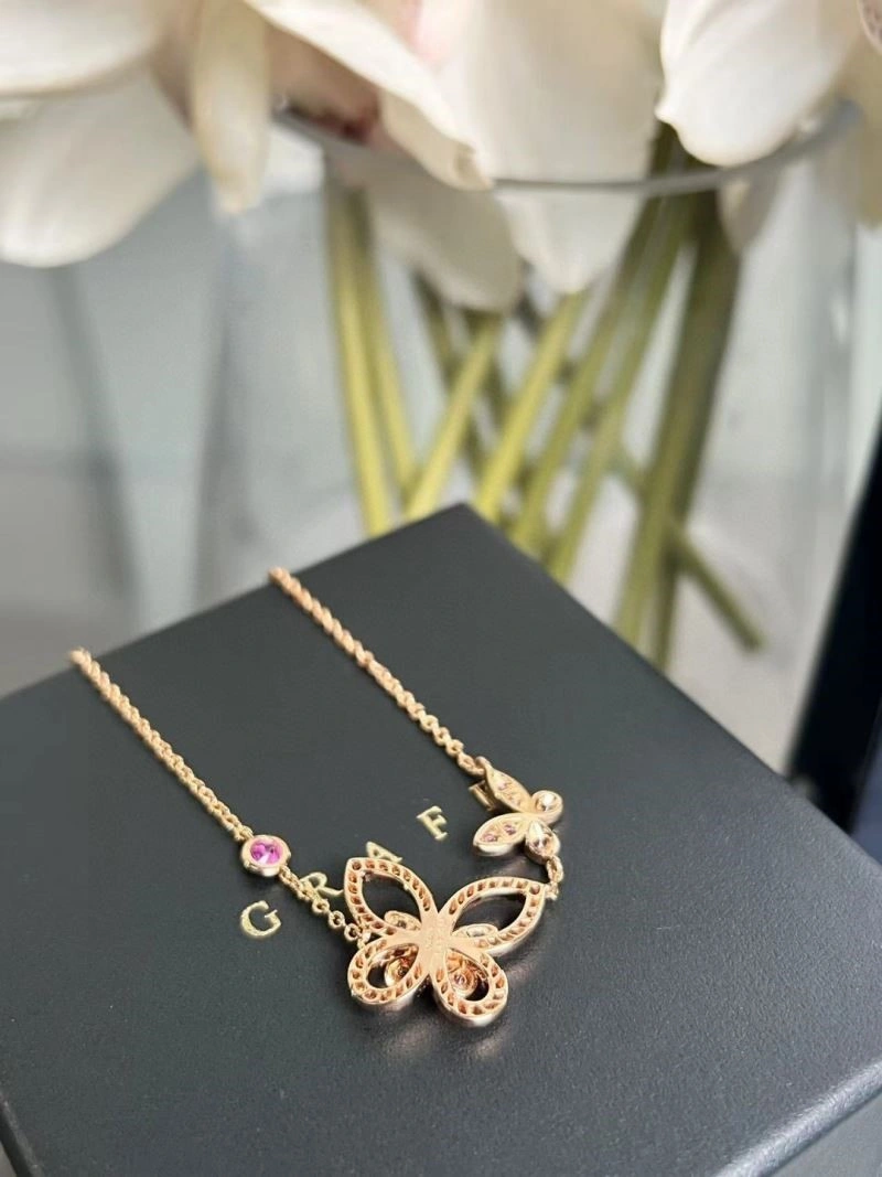 Indistinguishable Graff Necklaces