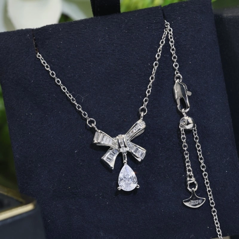 Top match Graff Necklaces