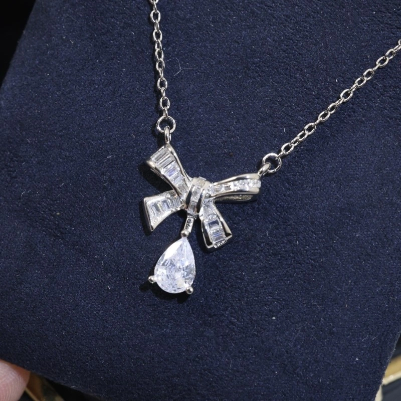 Top match Graff Necklaces