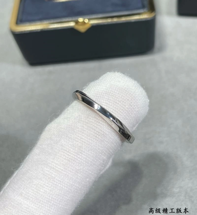 Top mirror Graff Rings