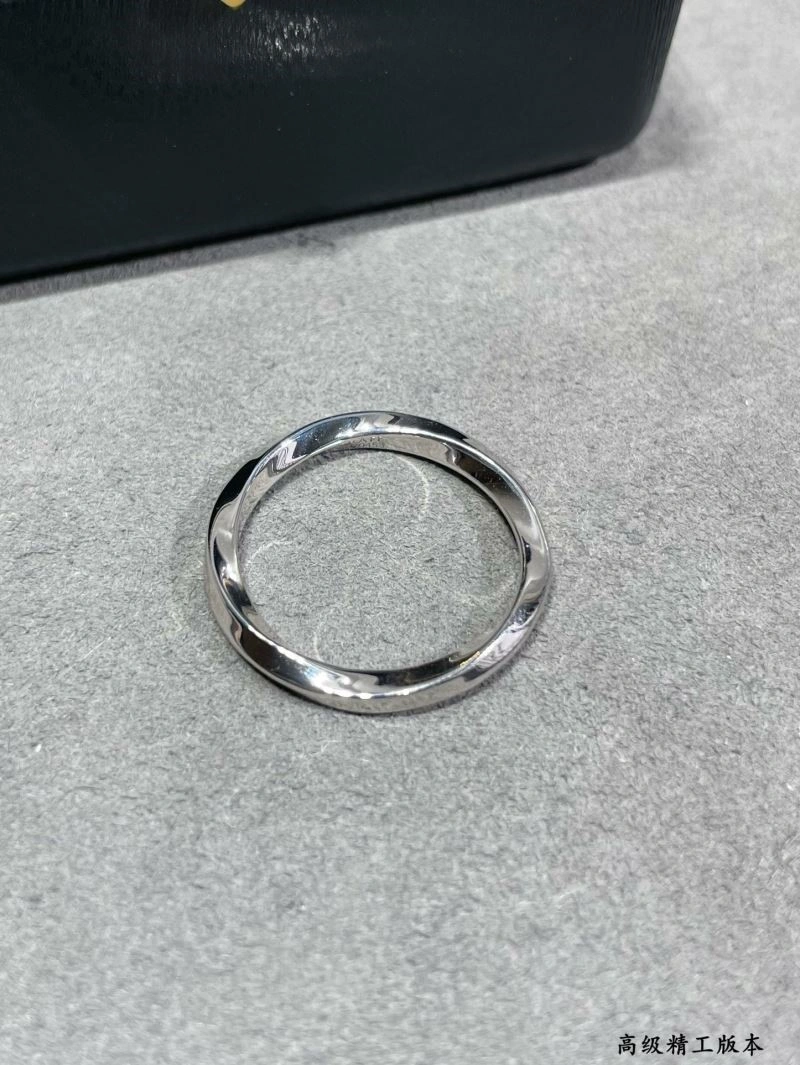 Top mirror Graff Rings