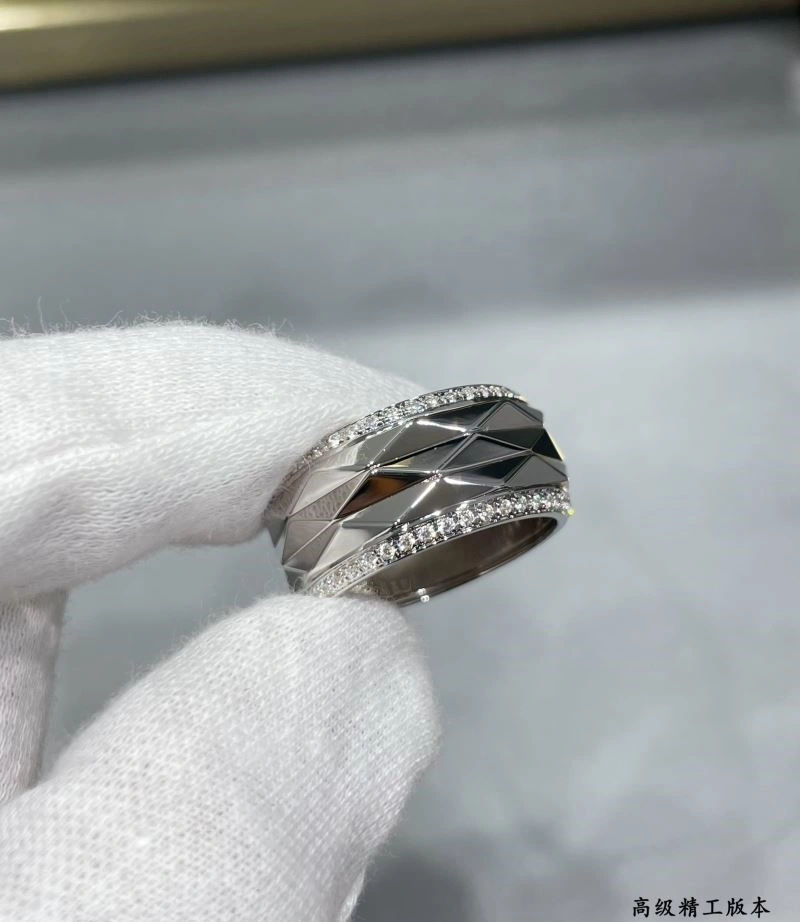 Indistinguishable Graff Rings