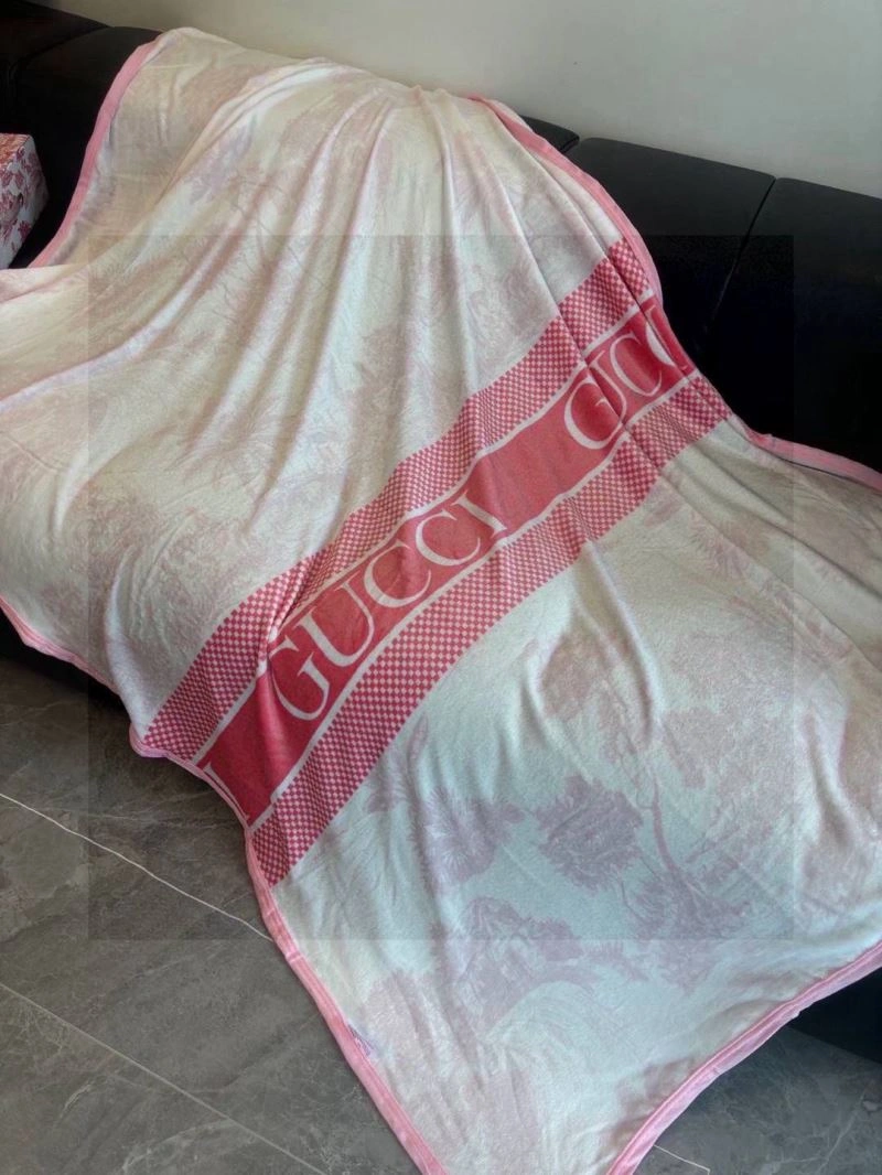 Brand-authenticated Gucci Blanket