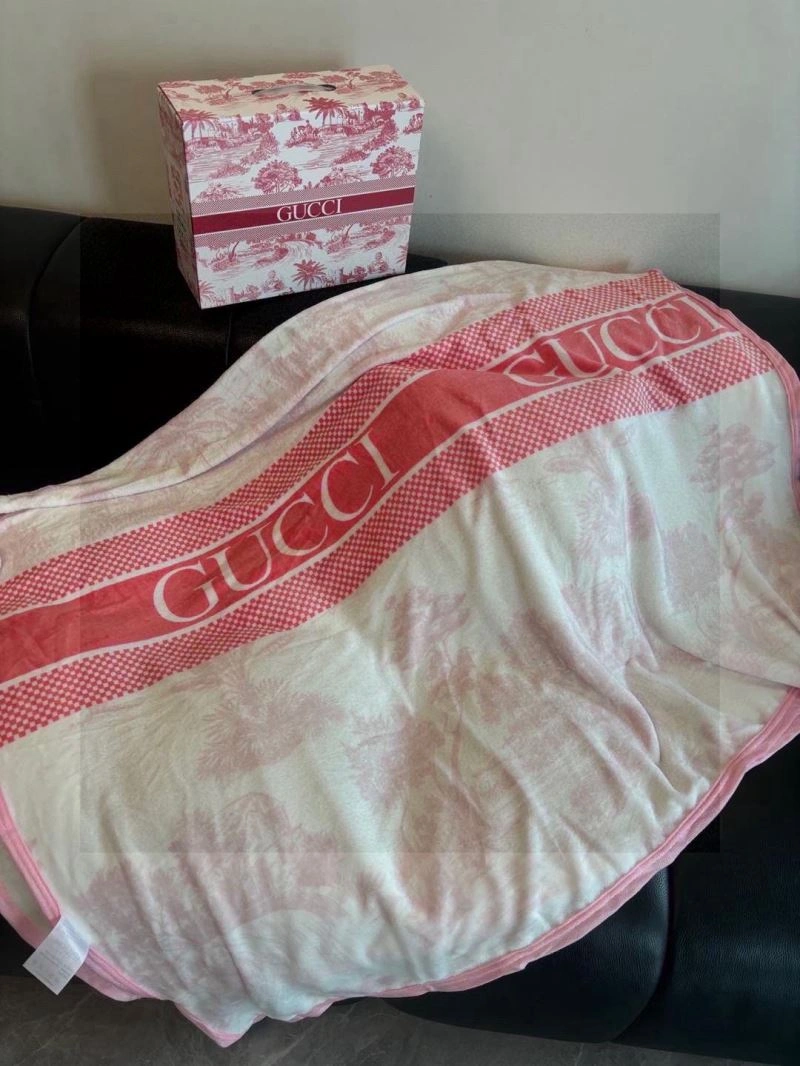 Brand-authenticated Gucci Blanket