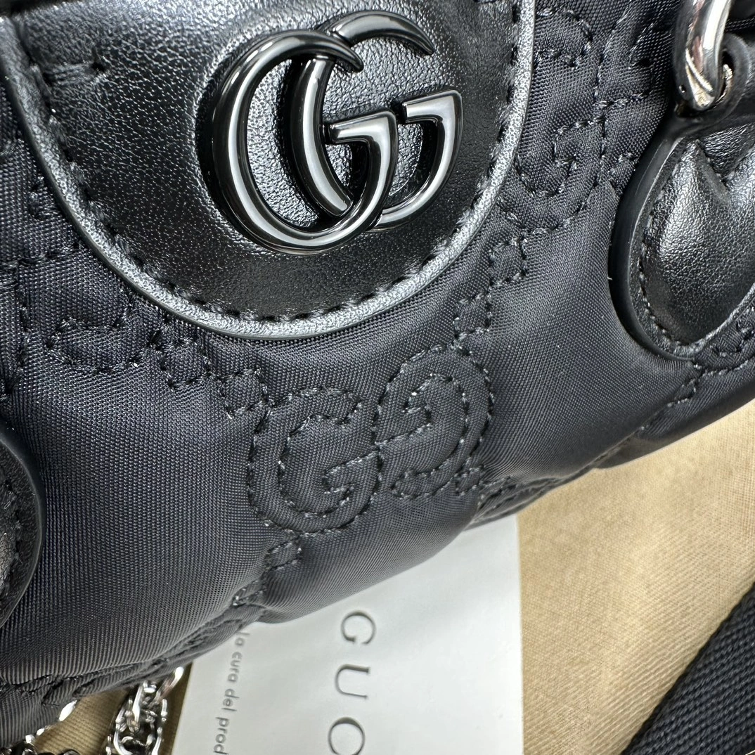 Value-priced Gucci Boston Bags