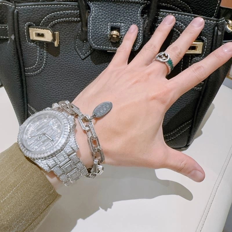 Indistinguishable Gucci Bracelets