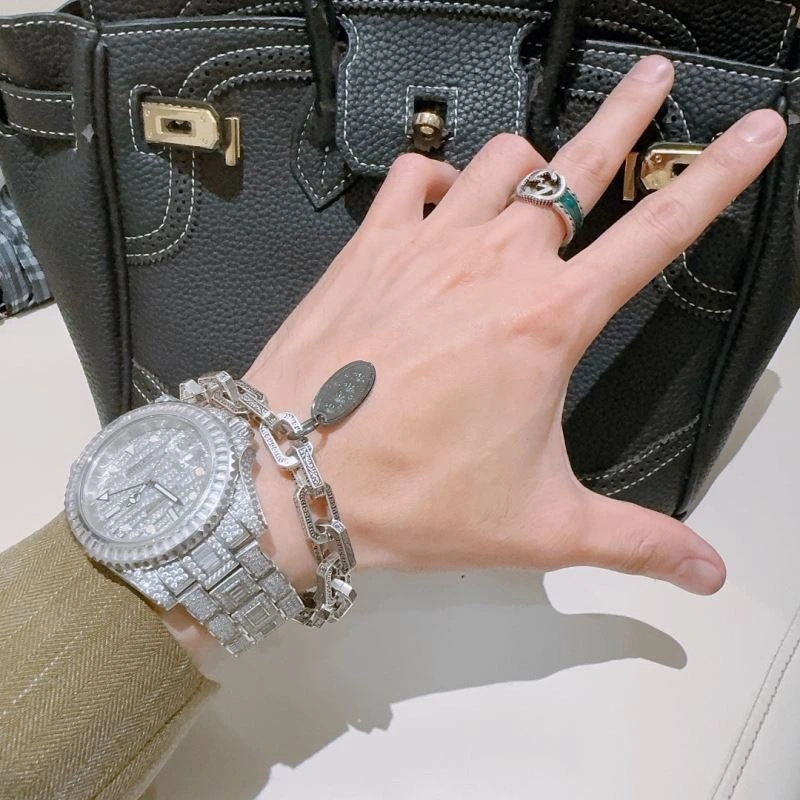 Indistinguishable Gucci Bracelets