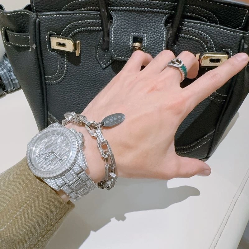 Indistinguishable Gucci Bracelets