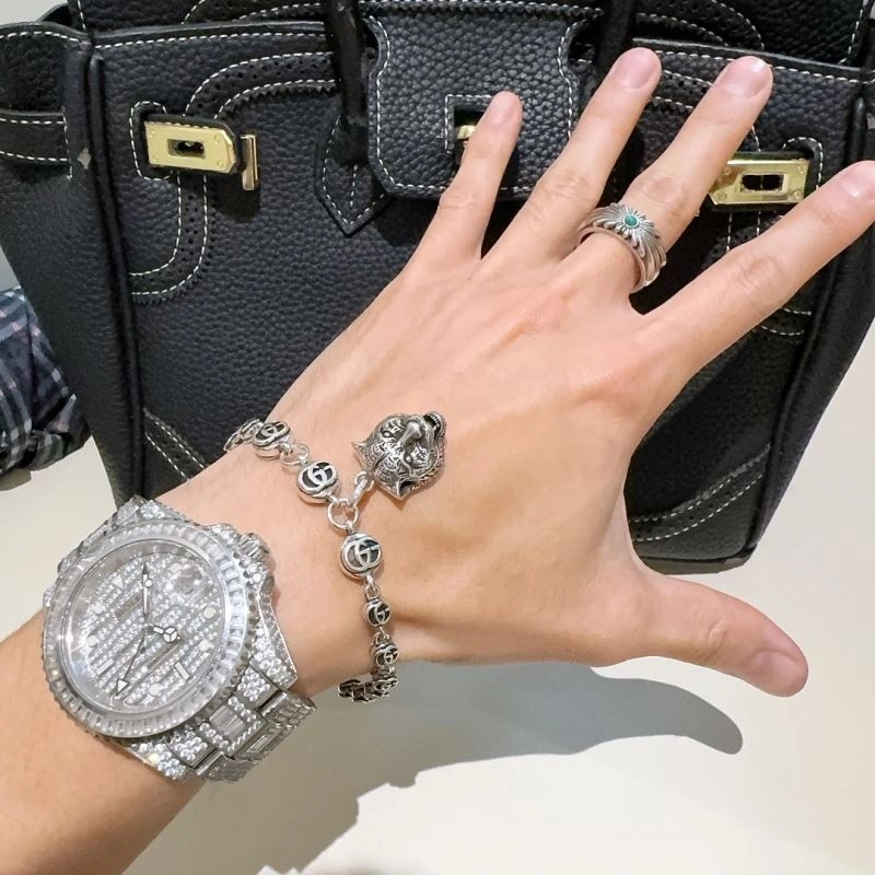 Indistinguishable Gucci Bracelets