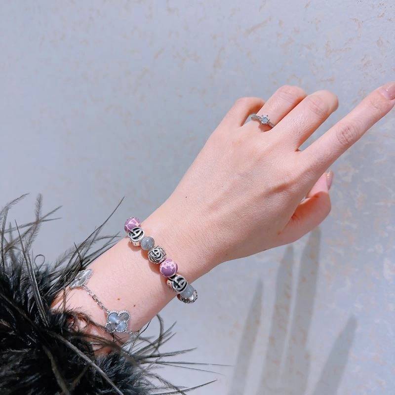 Indistinguishable Gucci Bracelets