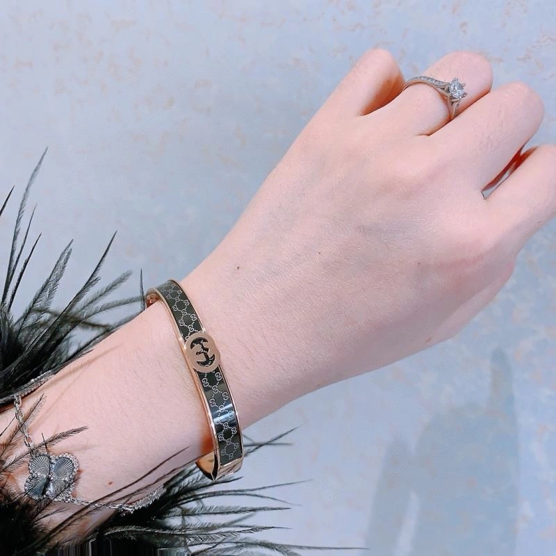 Low-cost Gucci Bracelets