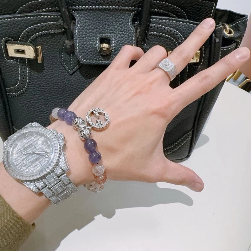 Indistinguishable Gucci Bracelets