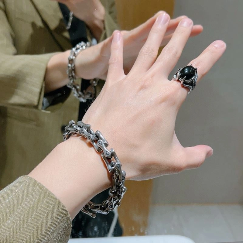 Indistinguishable Gucci Bracelets