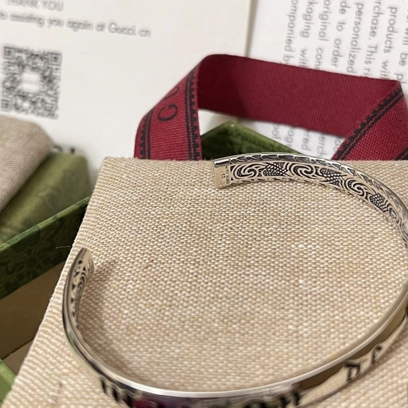 Indistinguishable Gucci Bracelets