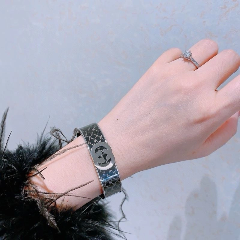 Low-cost Gucci Bracelets