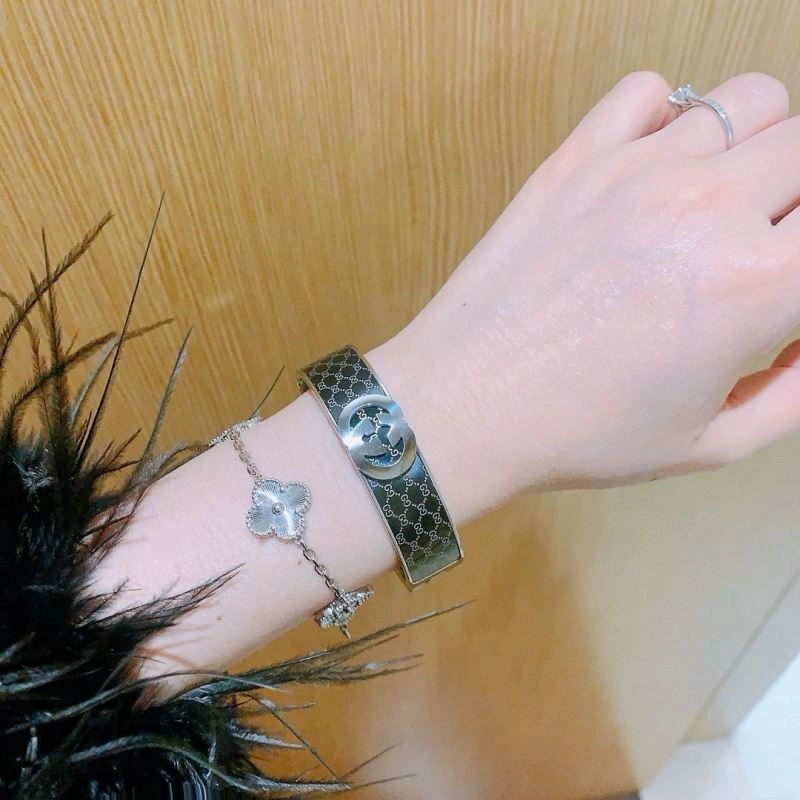 Low-cost Gucci Bracelets