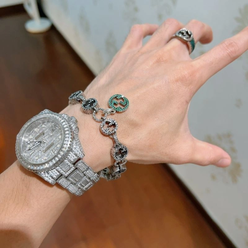 Indistinguishable Gucci Bracelets