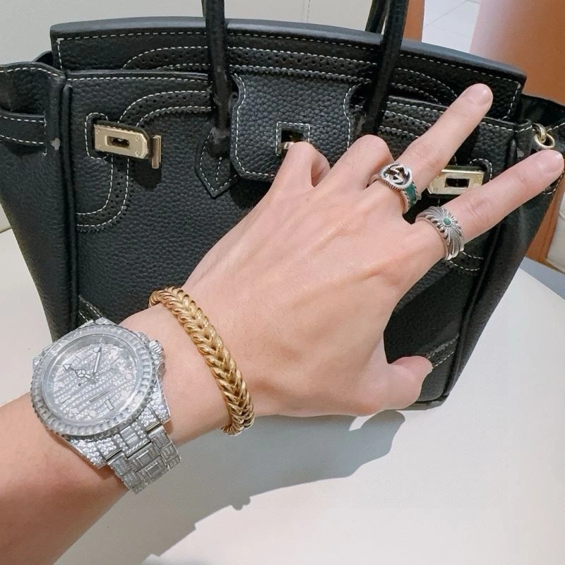 Low-cost Gucci Bracelets