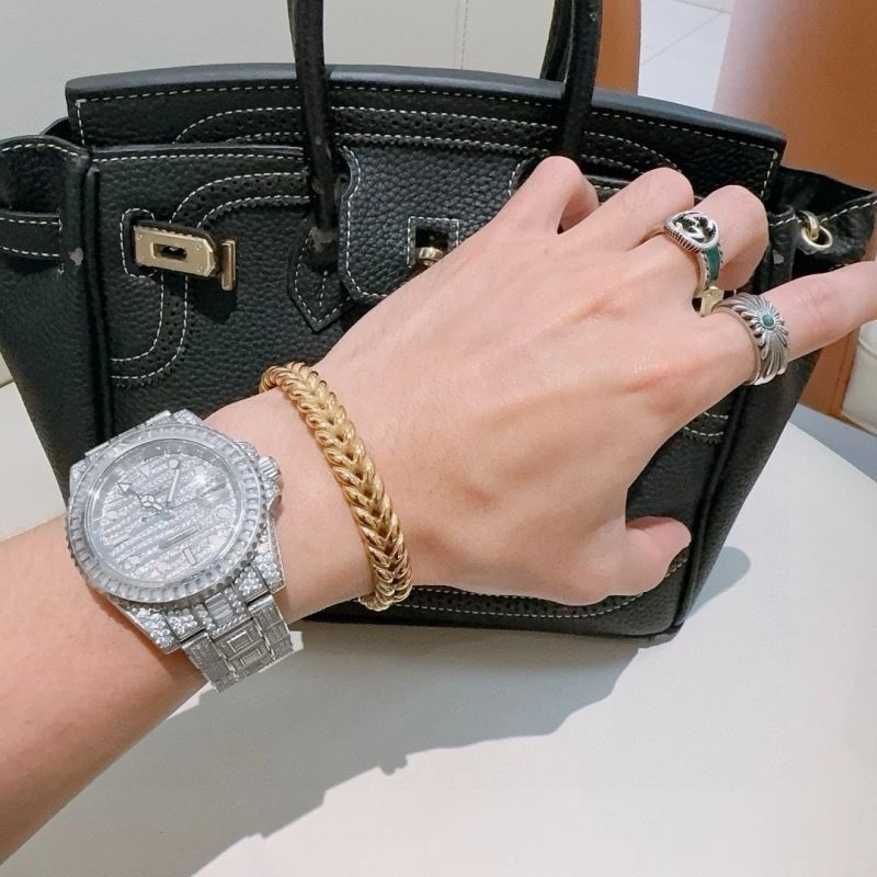 Low-cost Gucci Bracelets