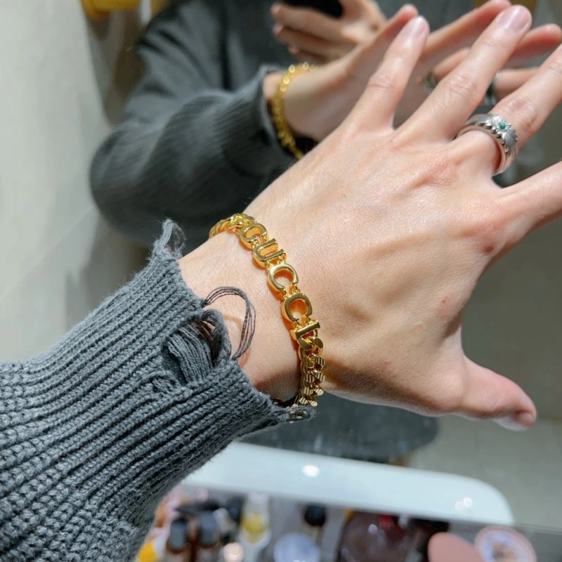 Low-cost Gucci Bracelets