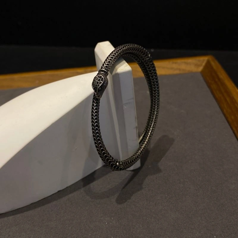 Indistinguishable Gucci Bracelets