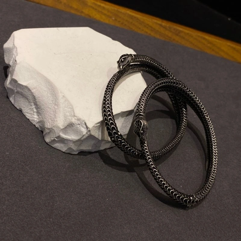 Indistinguishable Gucci Bracelets