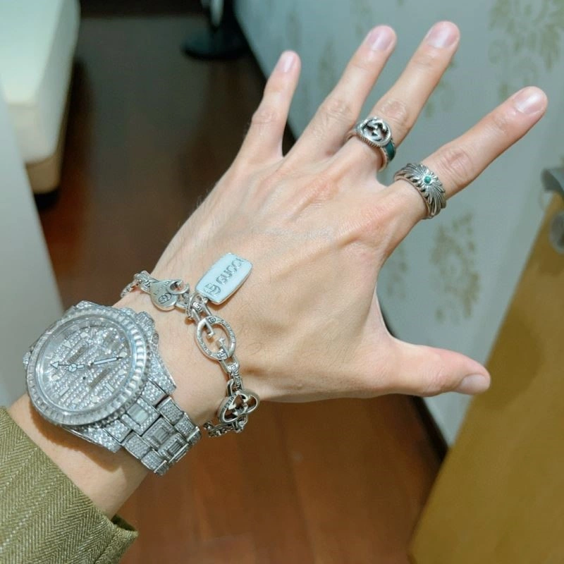 Indistinguishable Gucci Bracelets
