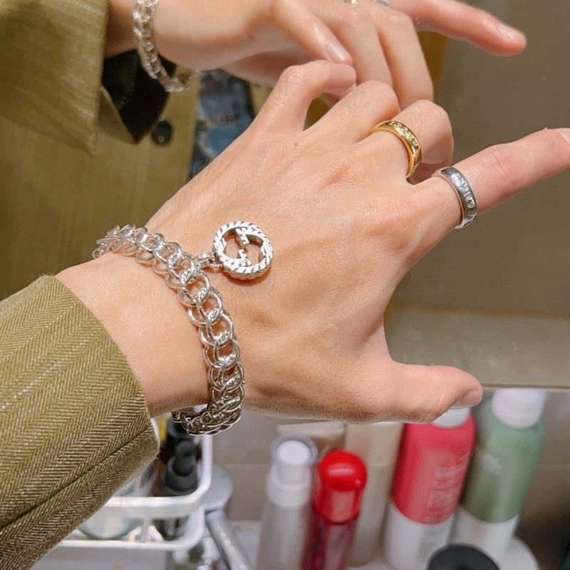 Low-cost Gucci Bracelets