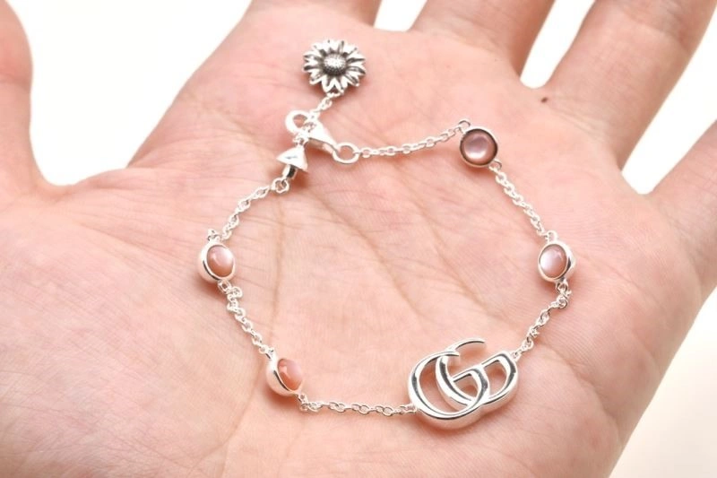 Indistinguishable Gucci Bracelets