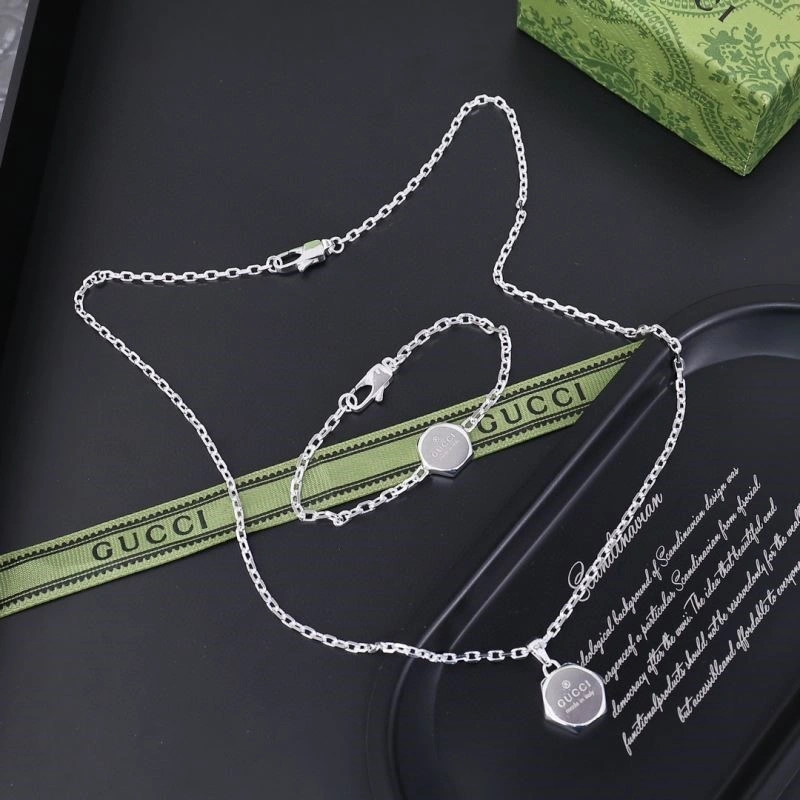 Brand-authenticated Gucci Bracelets