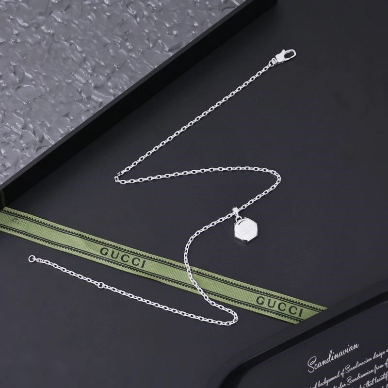 Brand-authenticated Gucci Bracelets
