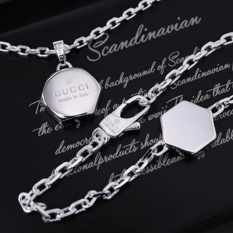 Brand-authenticated Gucci Bracelets