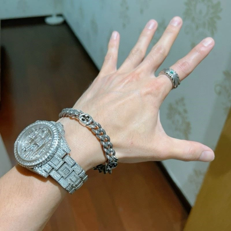 Indistinguishable Gucci Bracelets