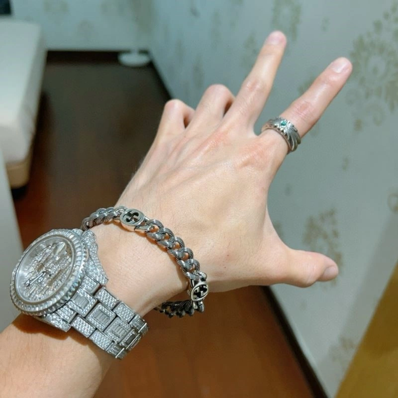 Indistinguishable Gucci Bracelets