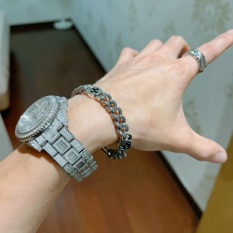 Indistinguishable Gucci Bracelets