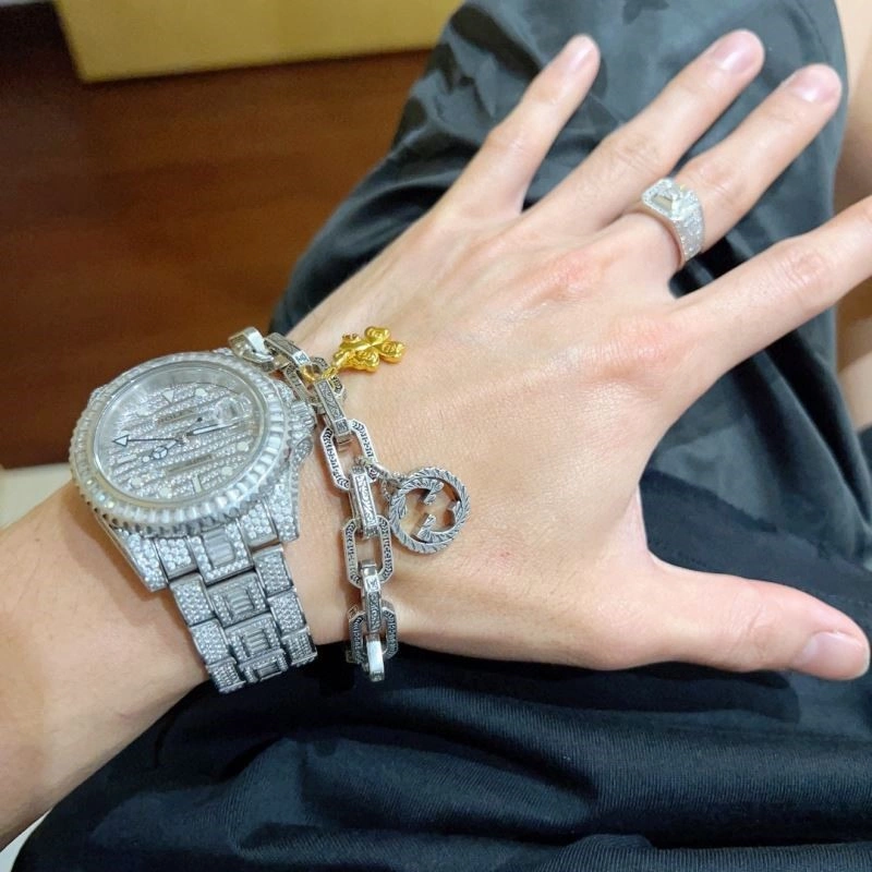 Indistinguishable Gucci Bracelets