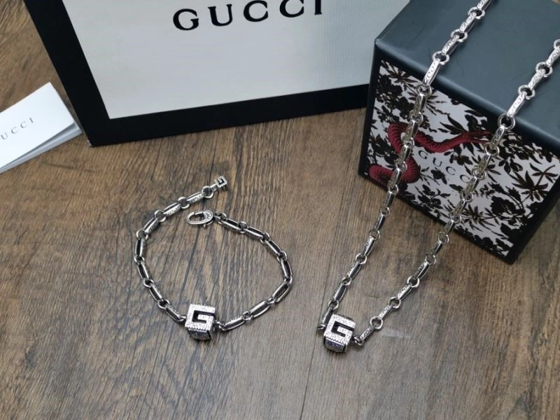 Indistinguishable Gucci Bracelets