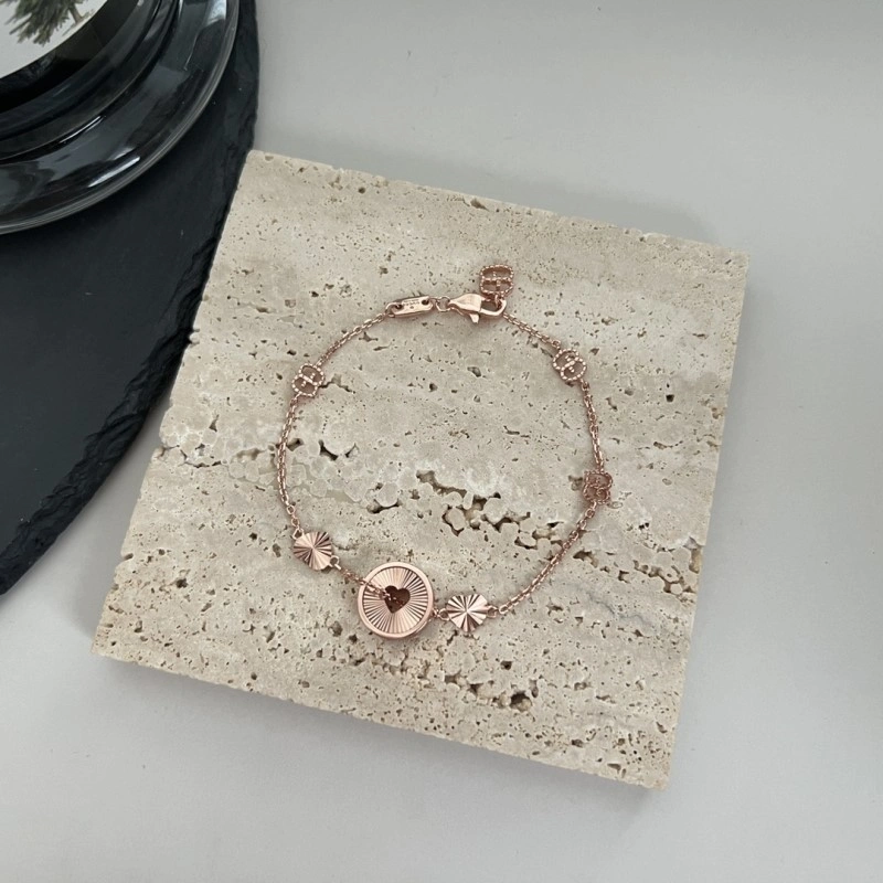 Indistinguishable Gucci Bracelets