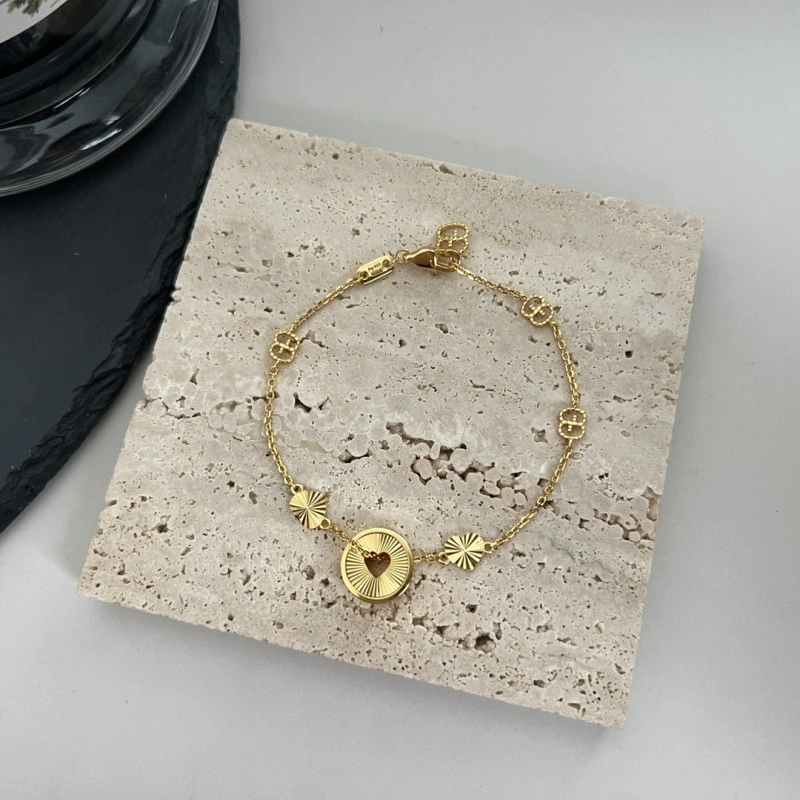 Indistinguishable Gucci Bracelets