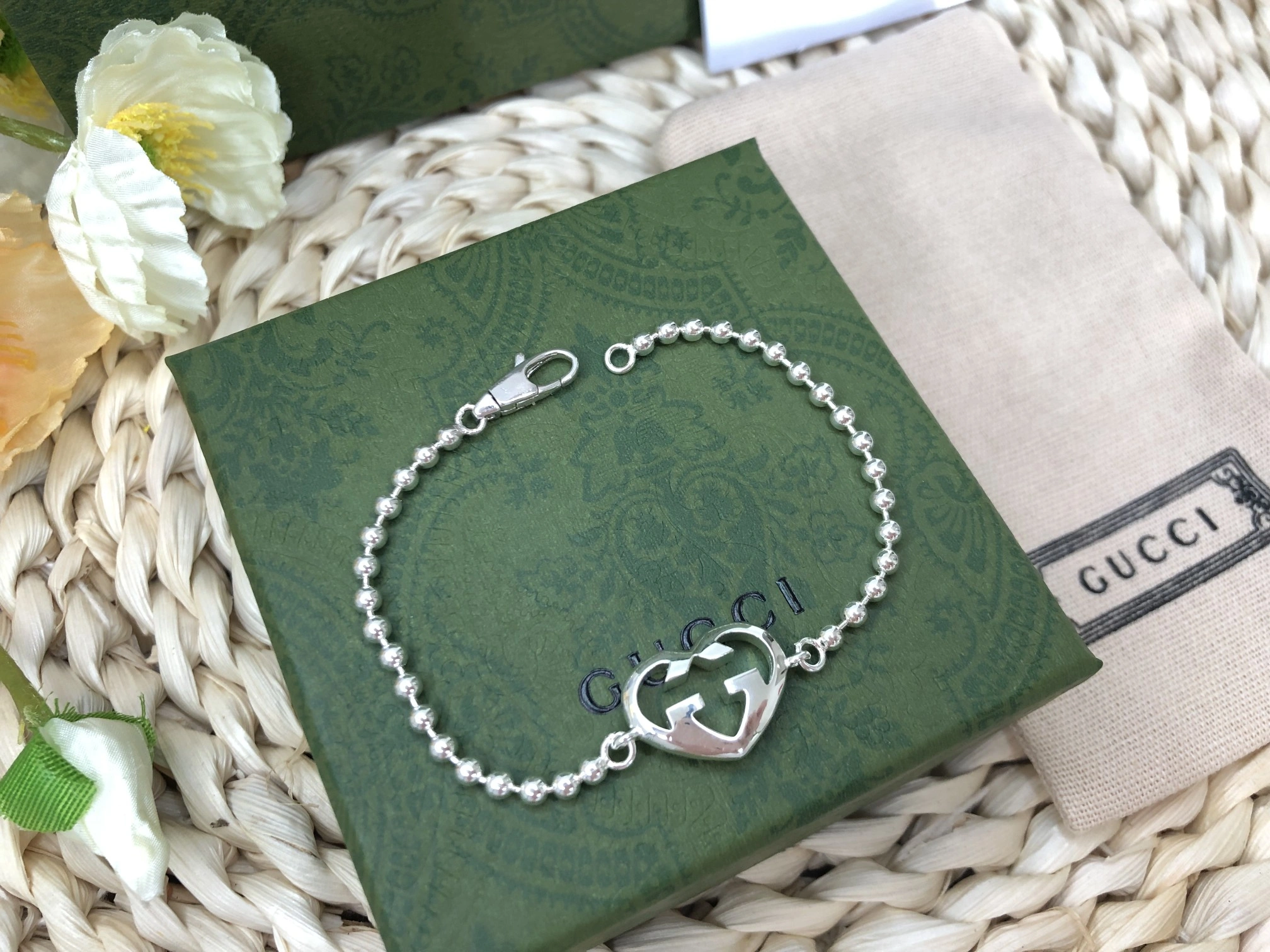 Low-cost Gucci Bracelets